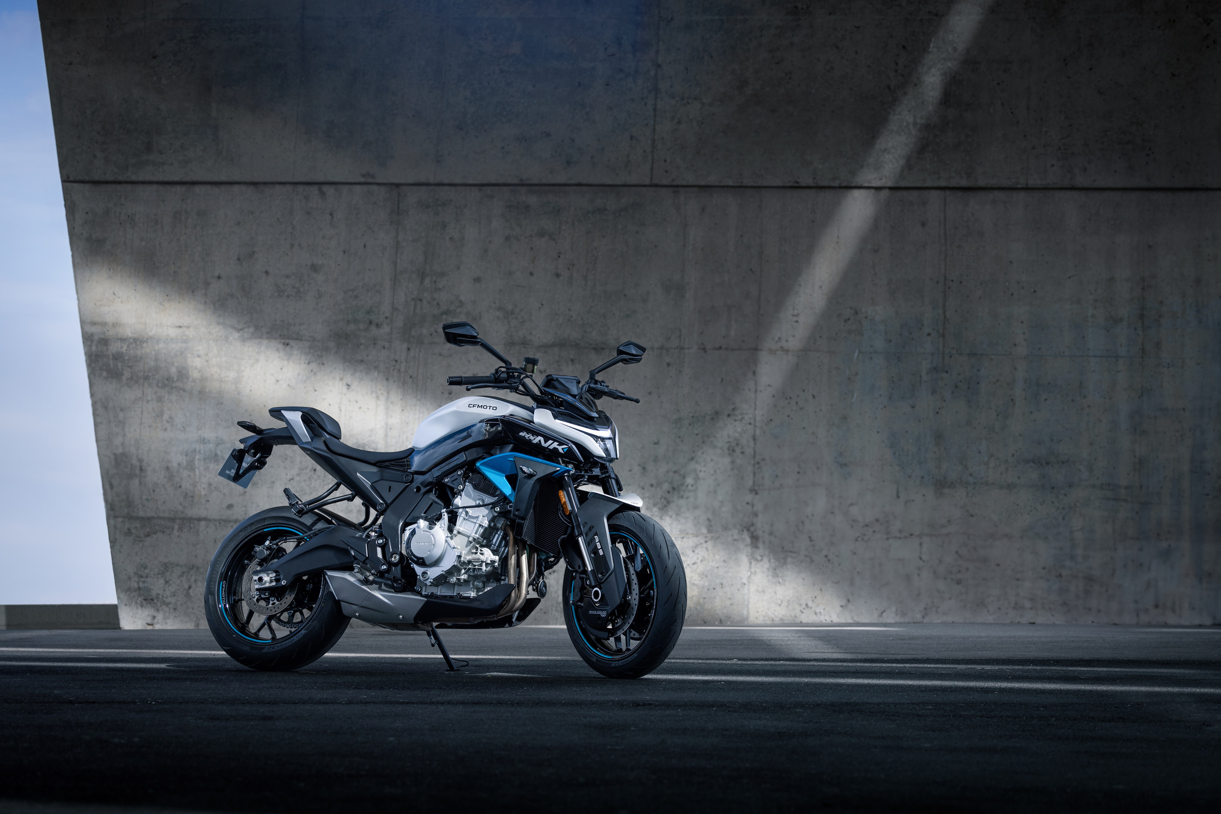 675NK | CFMOTO Monterrey