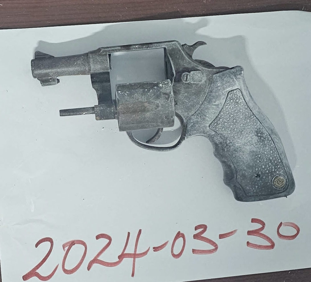 Liming at culvert: Group of men leaves gun behind while eluding Police ...