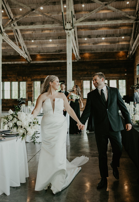 Black and White Wedding in Kalispell, Montana