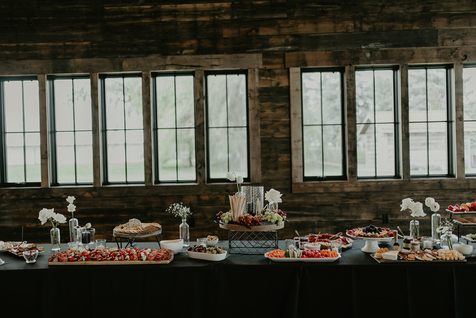 Black and White Wedding in Kalispell, Montana