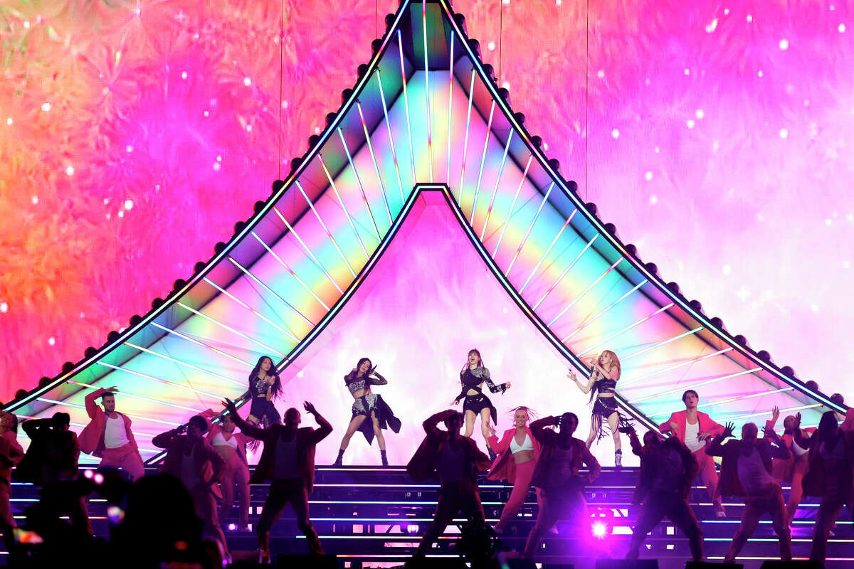 Unraveling the Blackpink Project: An Experiential Masterpiece in Stage ...