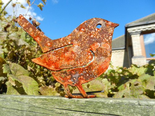 Rusty Metal Bird / Wren Fence Post Topper | Rusty Rooster