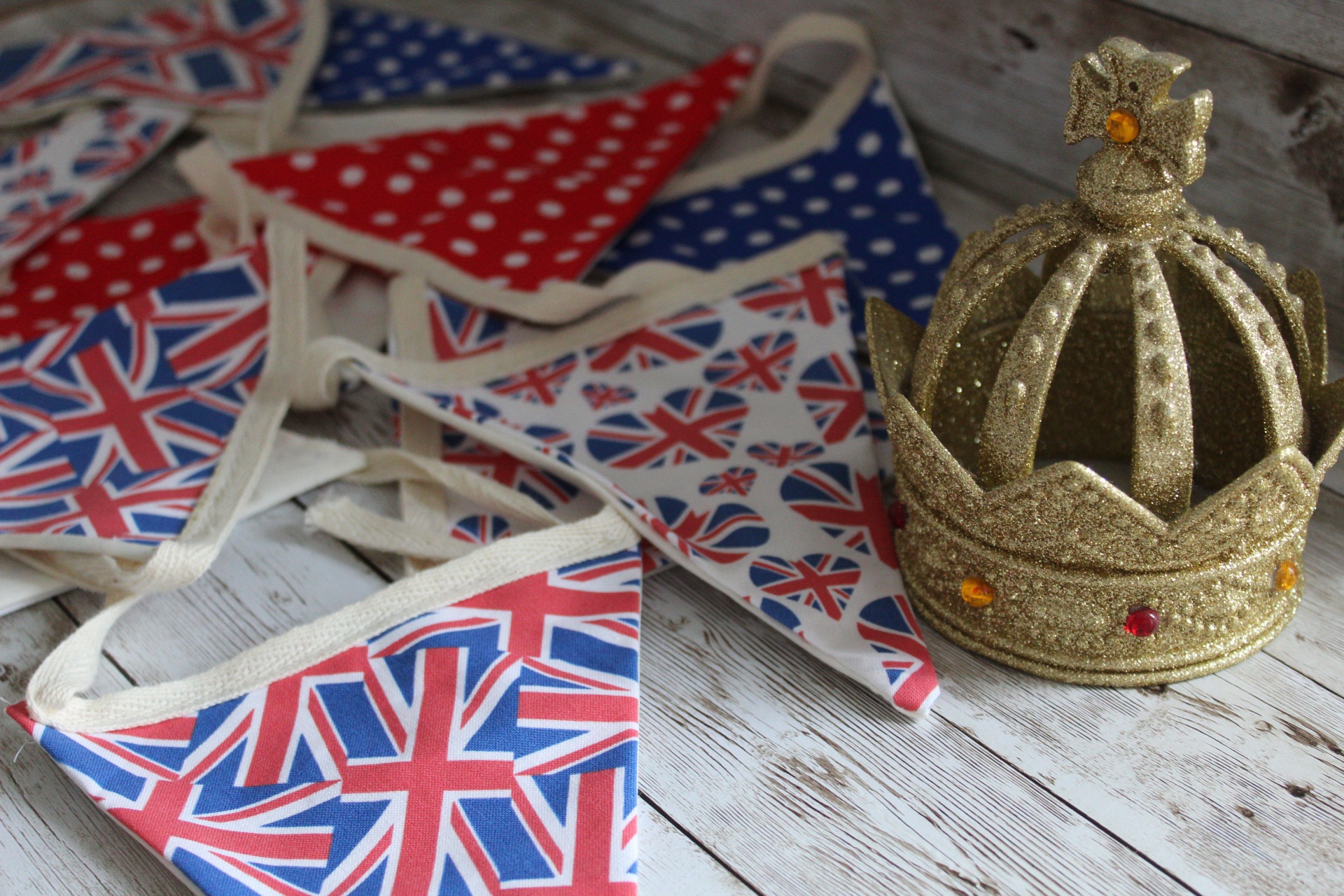 Celebration Bunting - a simple tutorial