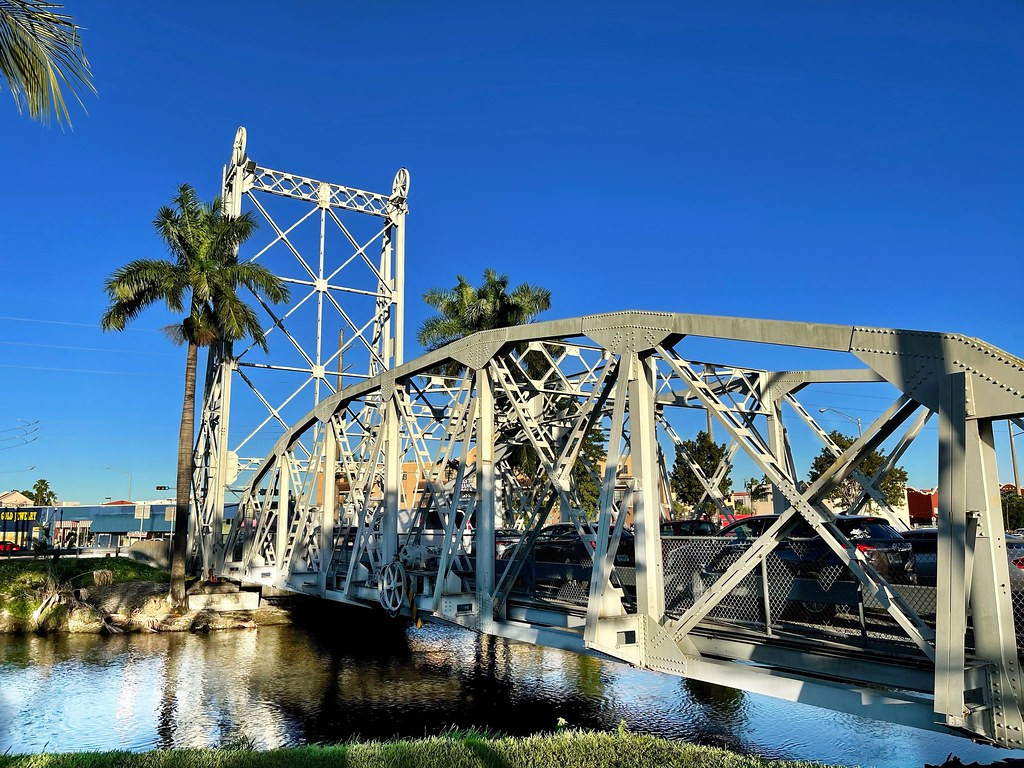 Top Miami Springs Commercial Cleaning Services | Hire Crews