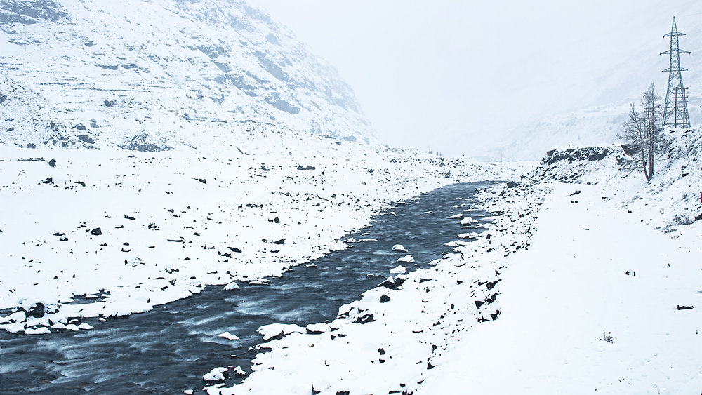 Himalayan Heights: Geography and Culture in India's Northern Frontiers
