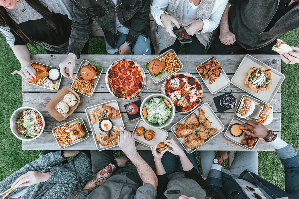 The Cost-Effective Benefits of Ordering Lunch in Bulk for Your Team