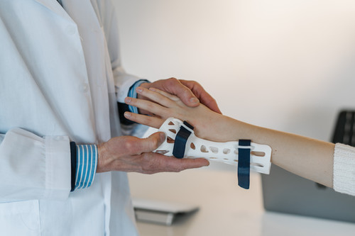 Hand Orthotic | Al Shafique Physio